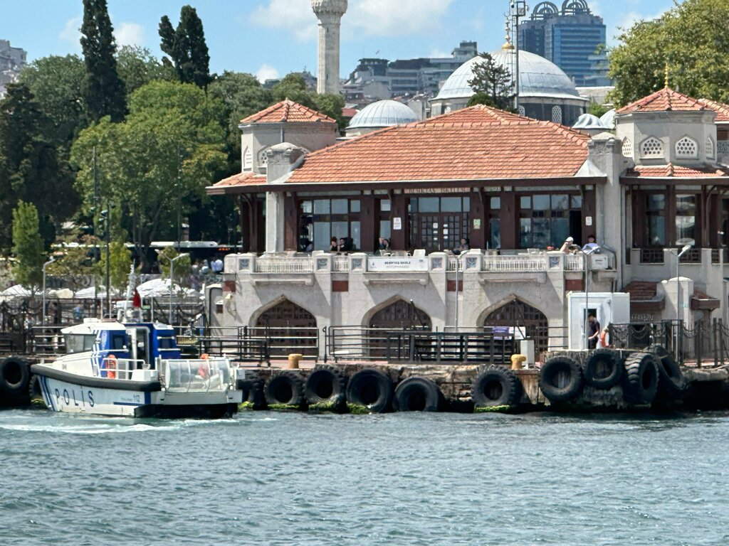 i̇skele, liman, gemicilik firmaları Beşiktaş Vapur İskelesi, İstanbul, foto