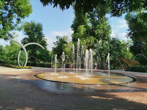 парк Борцов революции (Stavropol Territory, City of Budyonnovsk, park Bortsov revolyutsii), kültür ve eğlence parkları  Budennovsk'tan