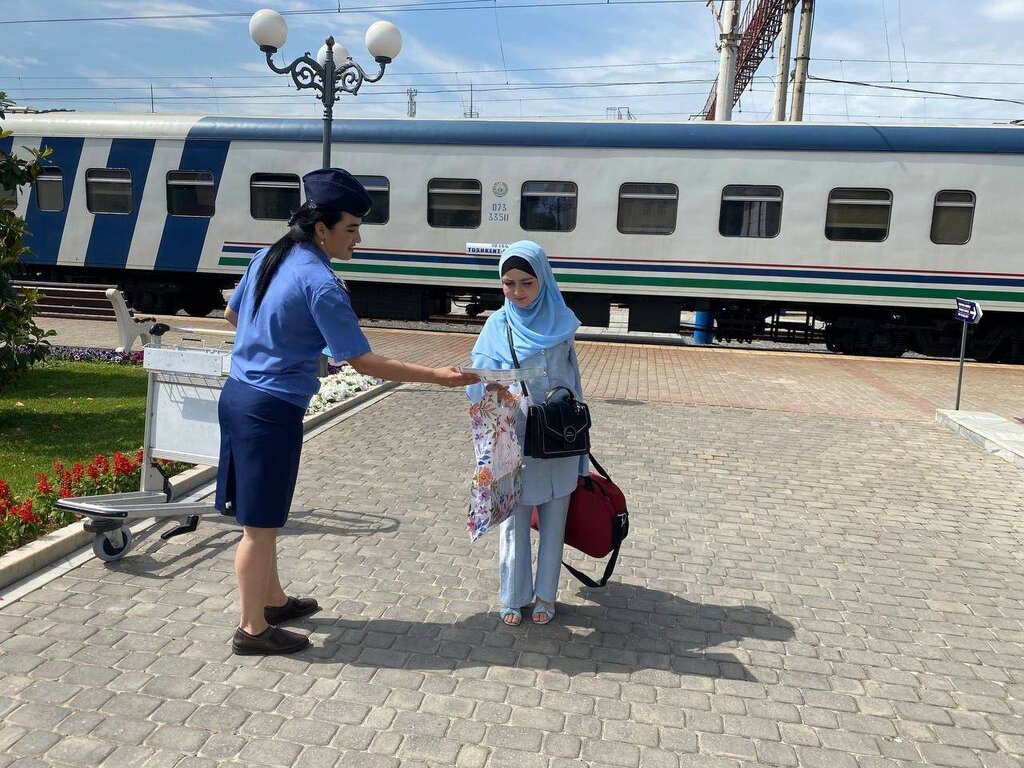 Tren garları Jizzakh Railway Station, Cizzak, foto