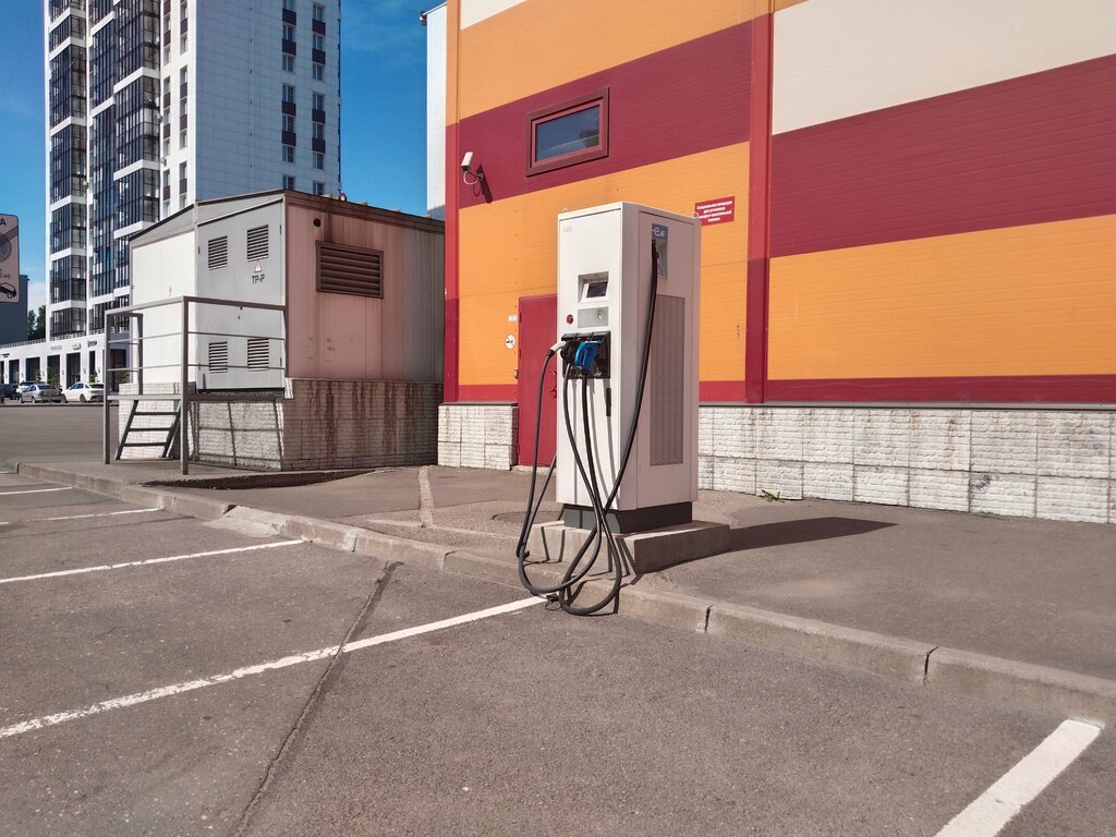 Elektrikli oto şarj istasyonları Electric car charging station, Vologda, foto