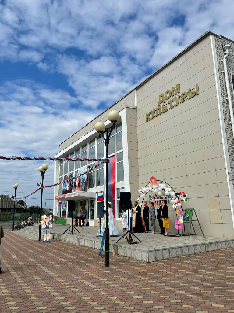 Müzeler ve sanat galerileri Strukturnoye podrazdeleniye Komarichsky krayevedchesky muzey Mbuk Komarichsky mezhposelenchesky dom kultury, Brianskaya oblastı, foto