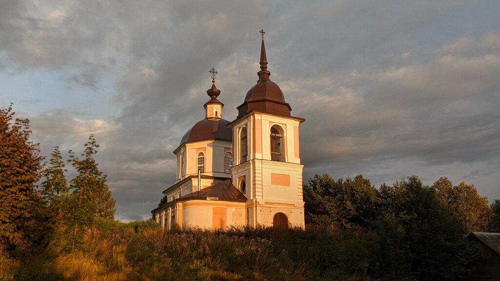 Ortodoks kiliseleri Tserkov Rozhdestva Presvyatoy Bogoroditsy v Vogneme, Vologodskaya oblastı, foto