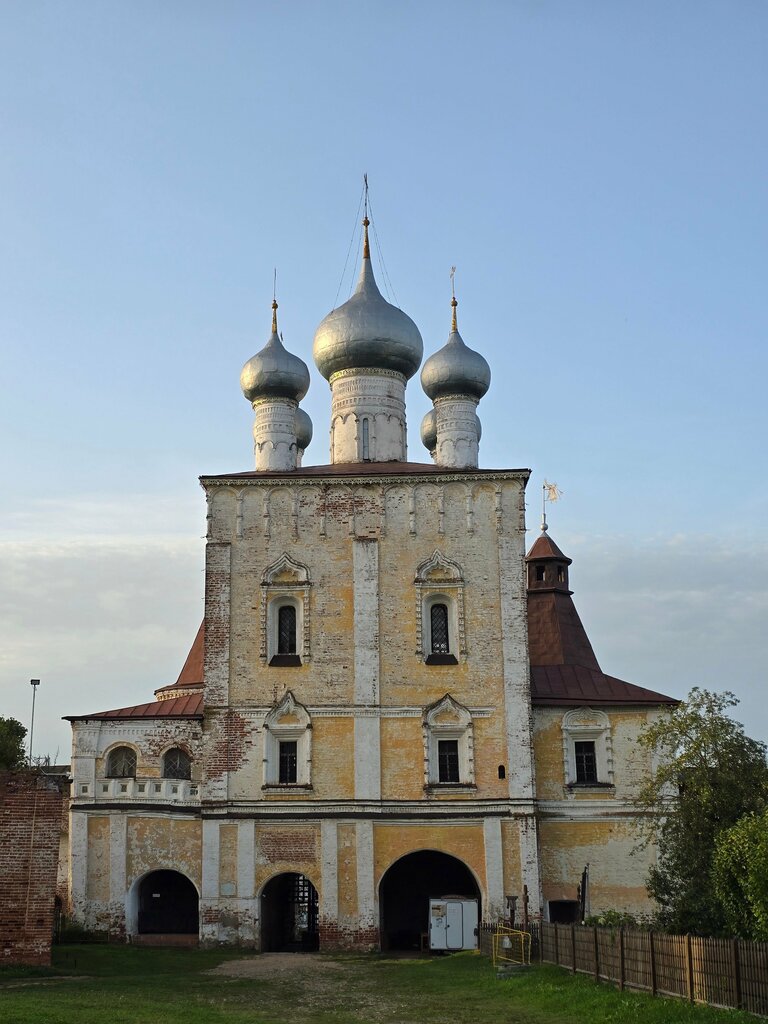 Ortodoks kiliseleri Tserkov Blagoveshcheniya Presvyatoy Bogoroditsy v Borisoglebskom monastyre, Yaroslavskaya oblastı, foto
