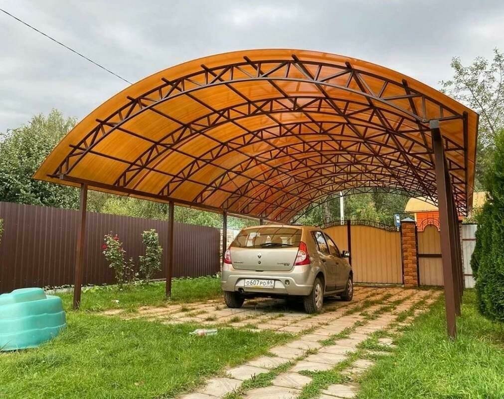 Çerçeve ve çadır yapıları Naves Auto, Klin, foto