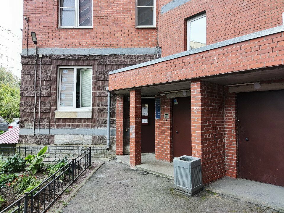 Bina, site yönetimi TSZh Sosnovka, Saint‑Petersburg, foto