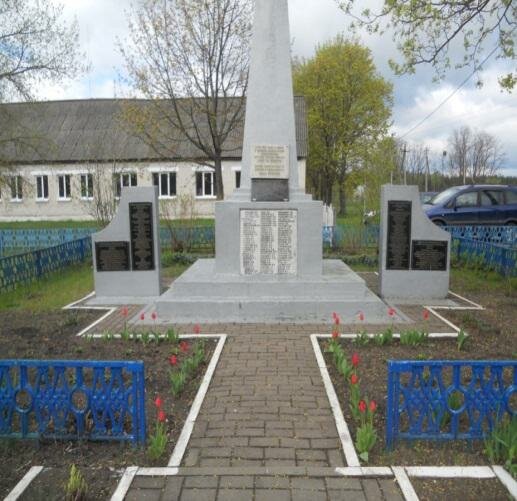 Anıt, heykel Землякам, Brestskaya oblastı, foto