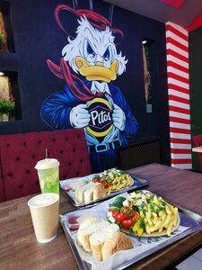 Pitos (ulitsa Kalinina No:36А, Georgievsk), fast food  Georgievsk'ten