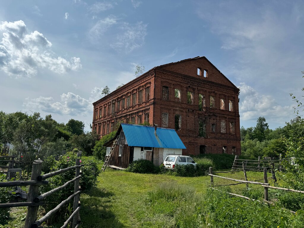 Turistik yerler Bugrov's mills house, Bor, foto