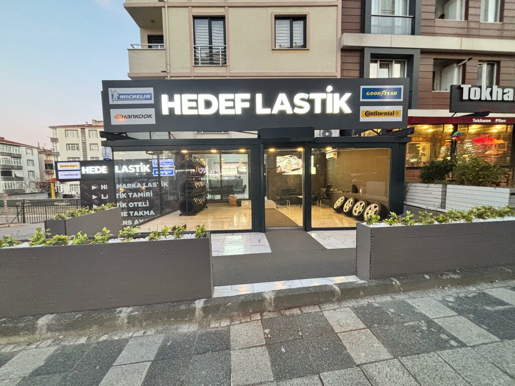 Jant ve lastikçiler Hedef Lastik, İstanbul, foto