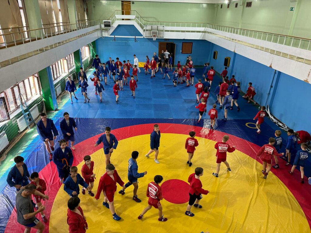 Spor kulüpleri Klub Sportivnykh Yedinoborstv Msk Tri Medvedya, Moskovski, foto