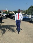 Young Billionaire (Greater Accra Region, City of Accra, Ayawaso West, Swaniker Link), gıda pazarı  Akra'dan