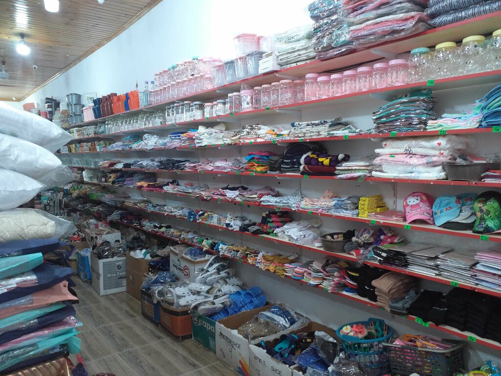 Mini-market Qarishiq mallar ve khirdavat, Bakü, foto