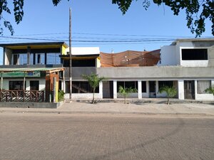 Complexo Zarda (Maputo, KaMubukwana, Magoanine A, Avenida Coronel General Sebastião Mabote), bar  Maputo'dan