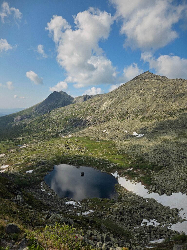 Dağ geçidi Перевал Сказка, Krasnoyarski krayı, foto