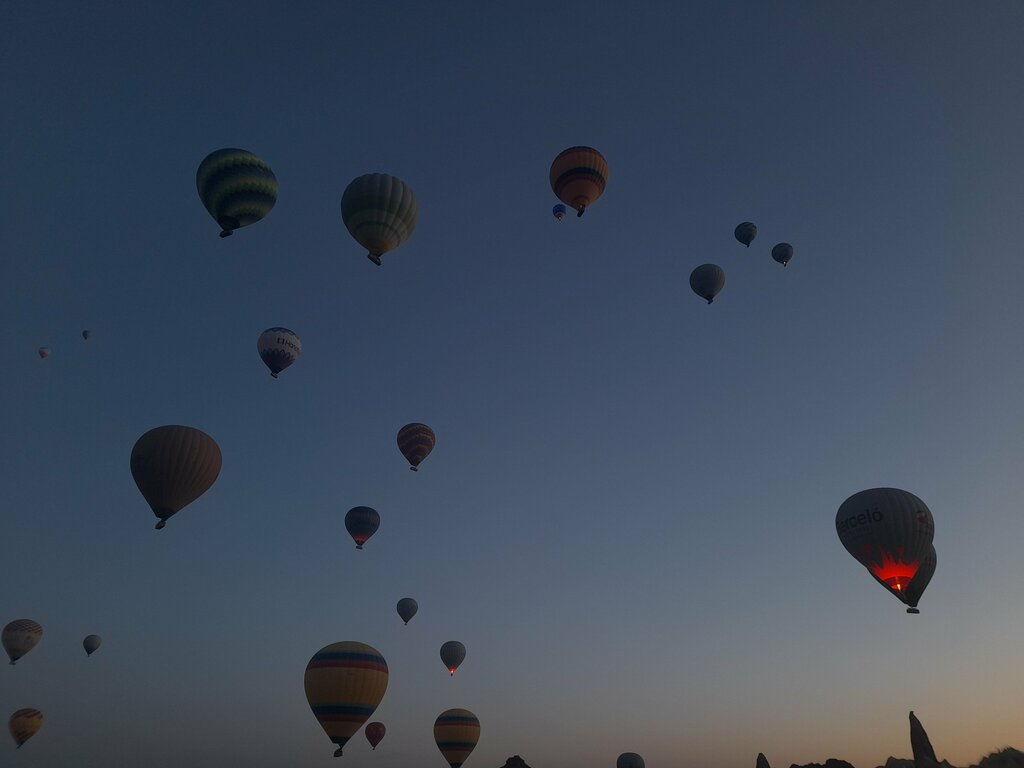 Dağ zirvesi Güllüdere Vadisi, Nevşehir, foto