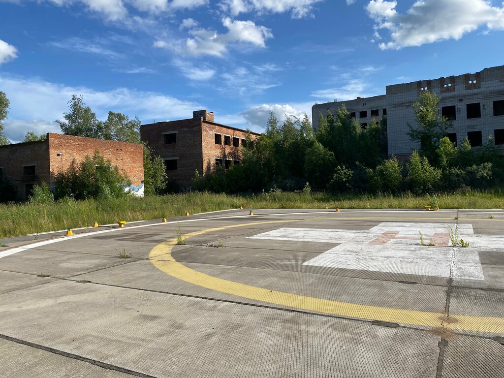 Unutulmaz olayların yeri Недостроенный больничный корпус Великолукской межрайонной больницы, Velikie Luky, foto