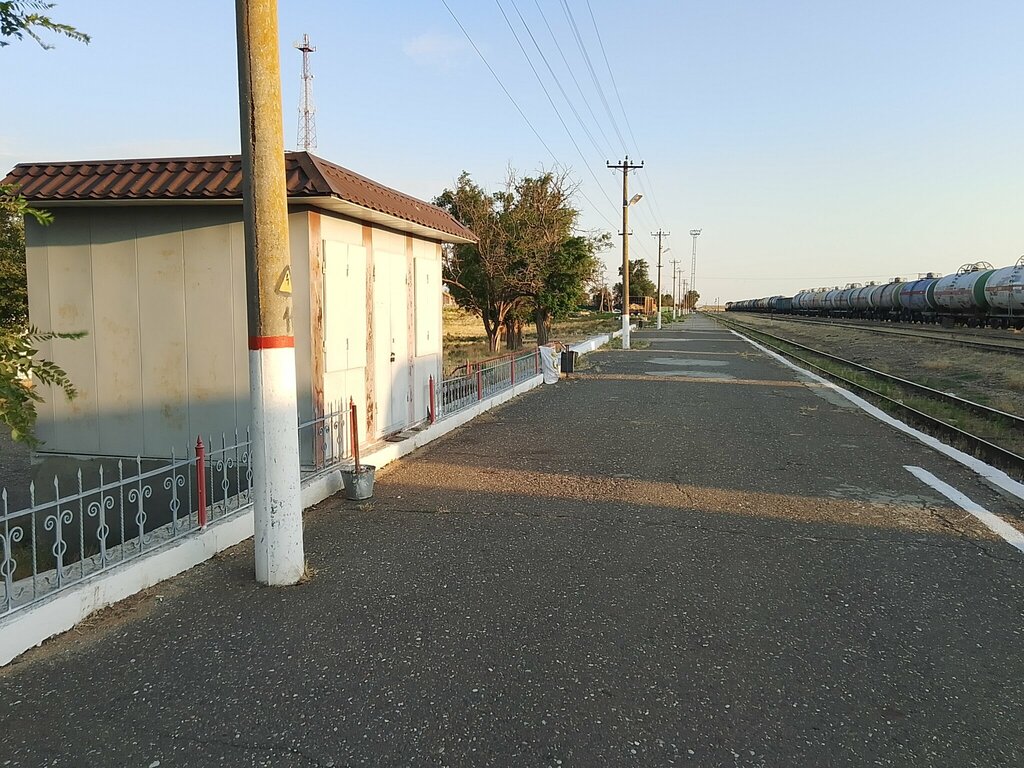 Tren istasyonu Железнодорожная станция Артезиан, Kalmukya, foto