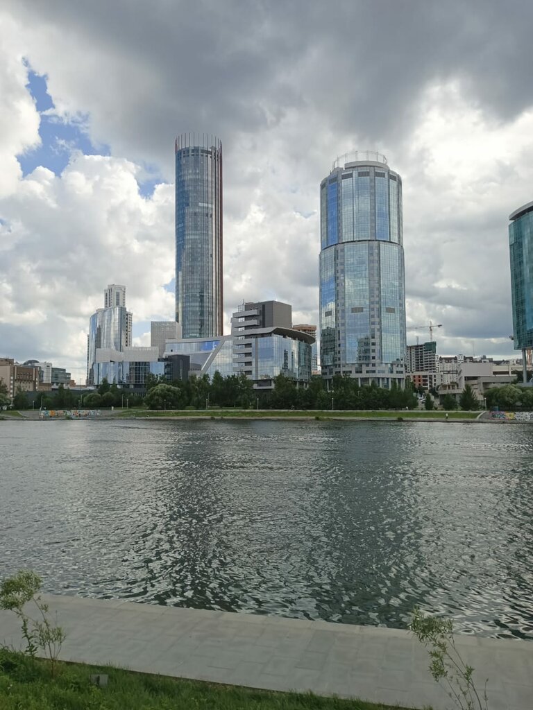 Yapı malzemeleri pazarı Исеть, Yekaterinburg, foto