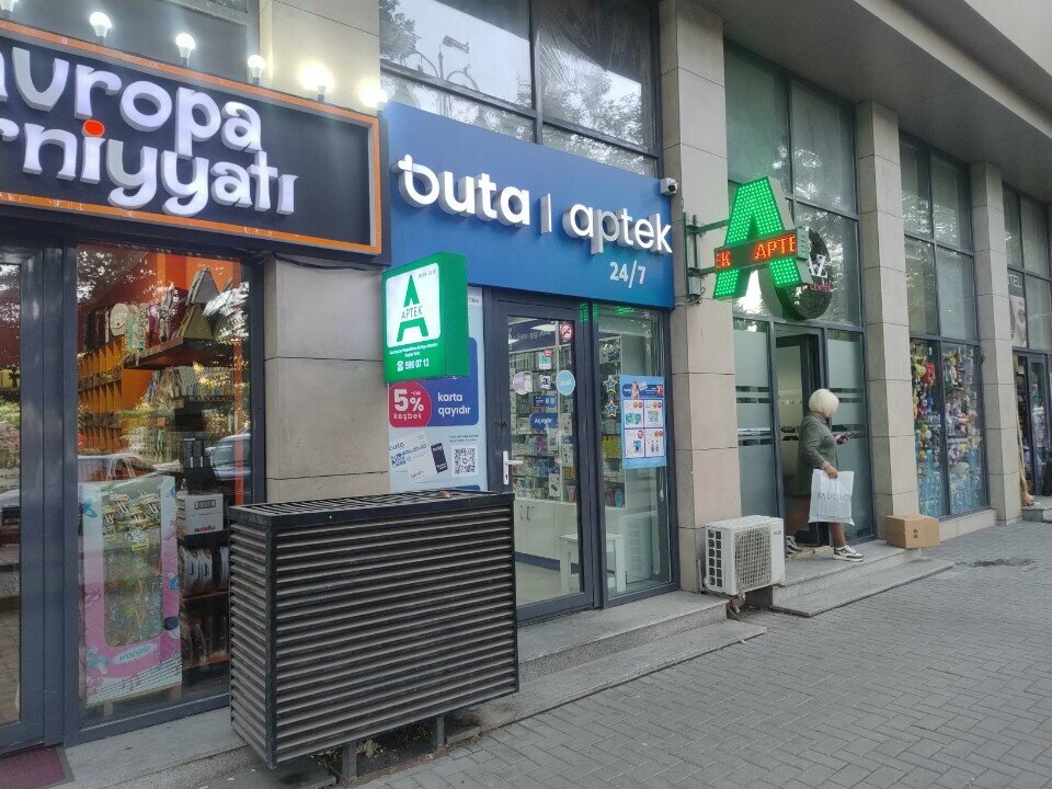 Eczaneler Buta Aptek, Bakü, foto