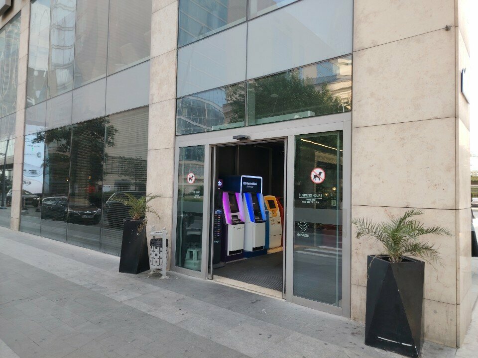 Parsel otomatı Birmarket, Bakü, foto