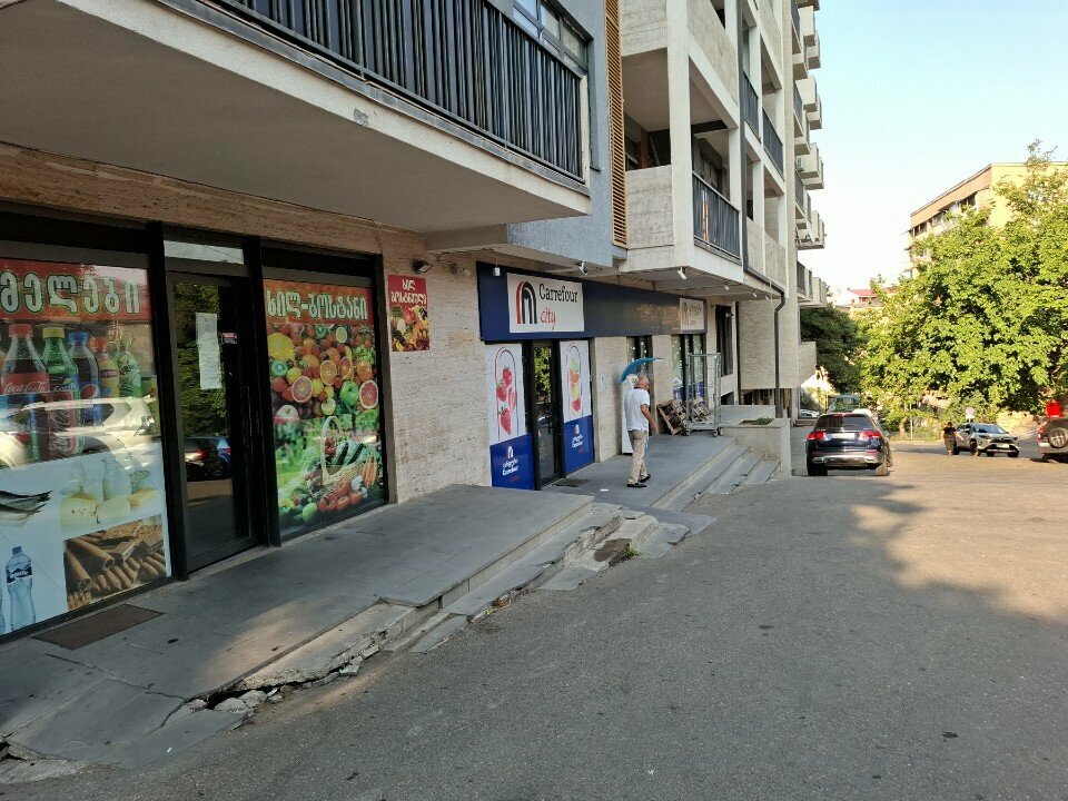 Süpermarket Carrefour, Tiflis, foto