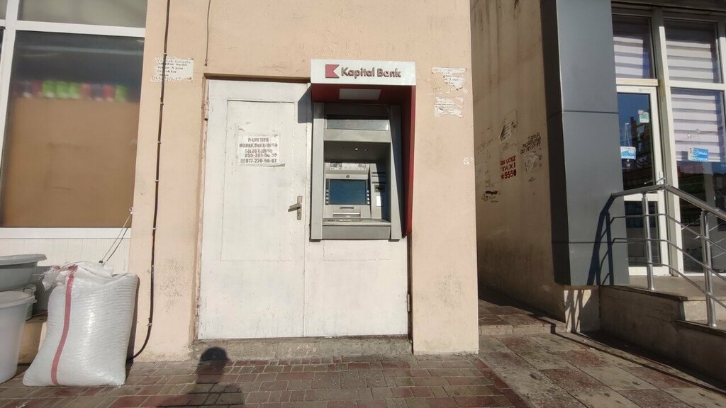 ATM'ler Kapital Bank, Bakü, foto
