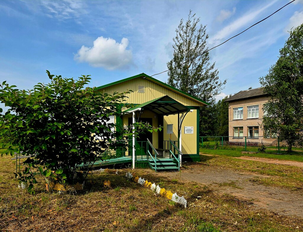 Aile sağlığı merkezi Feldshersko-Akushersky Punkt, Novgorodskaya oblastı, foto