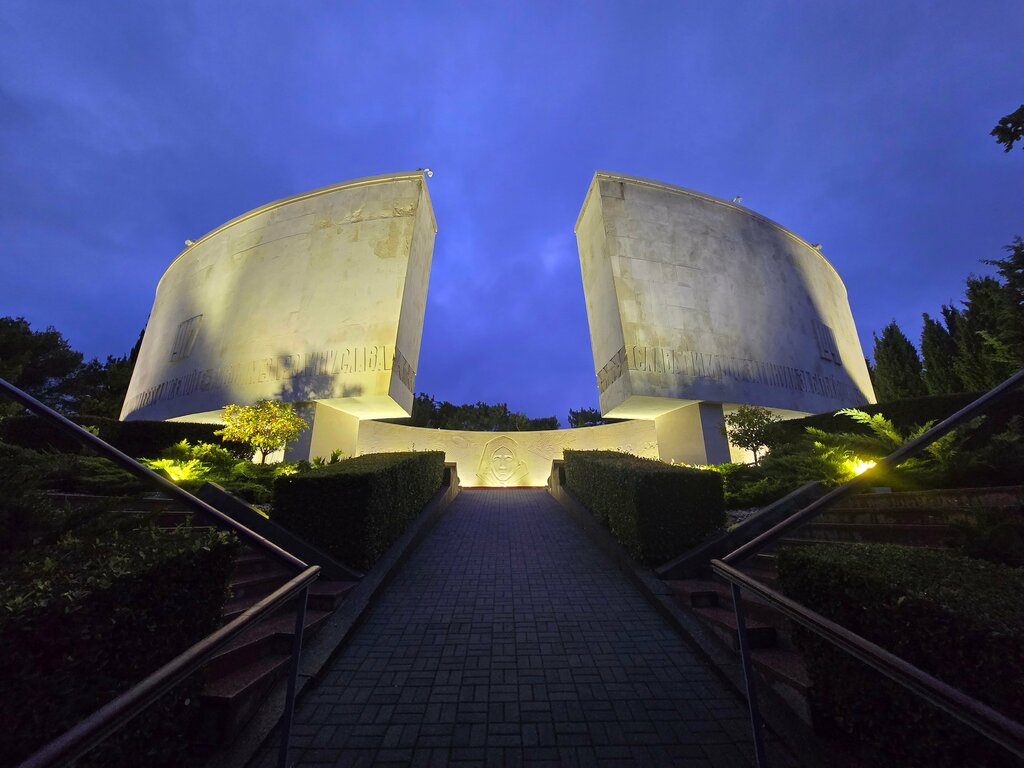 Anıt, heykel Вечный огонь, Yalta, foto