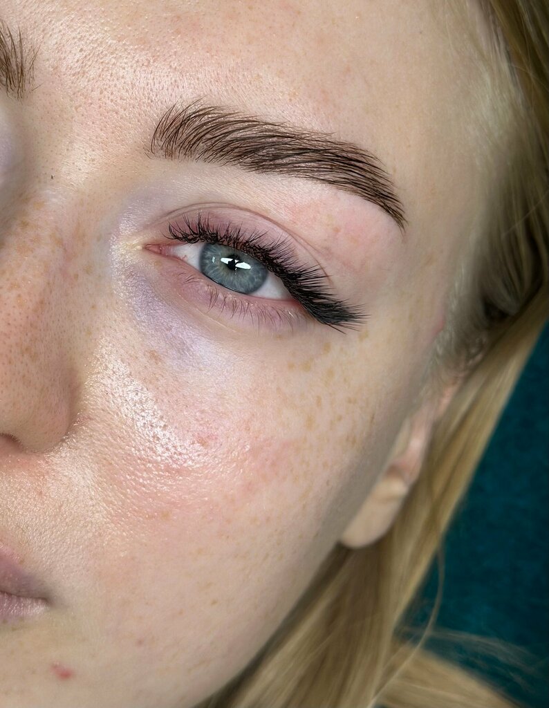 Kaş ve kirpik salonu Бровки и реснички, Moskova, foto