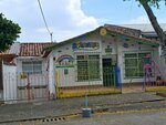 Jardín Infantil Artesanitos (Valle del Cauca, Municipio de Santiago de Cali, Comuna 19, San Fernando Viejo, Calle 2A, 3-60), ortaokul