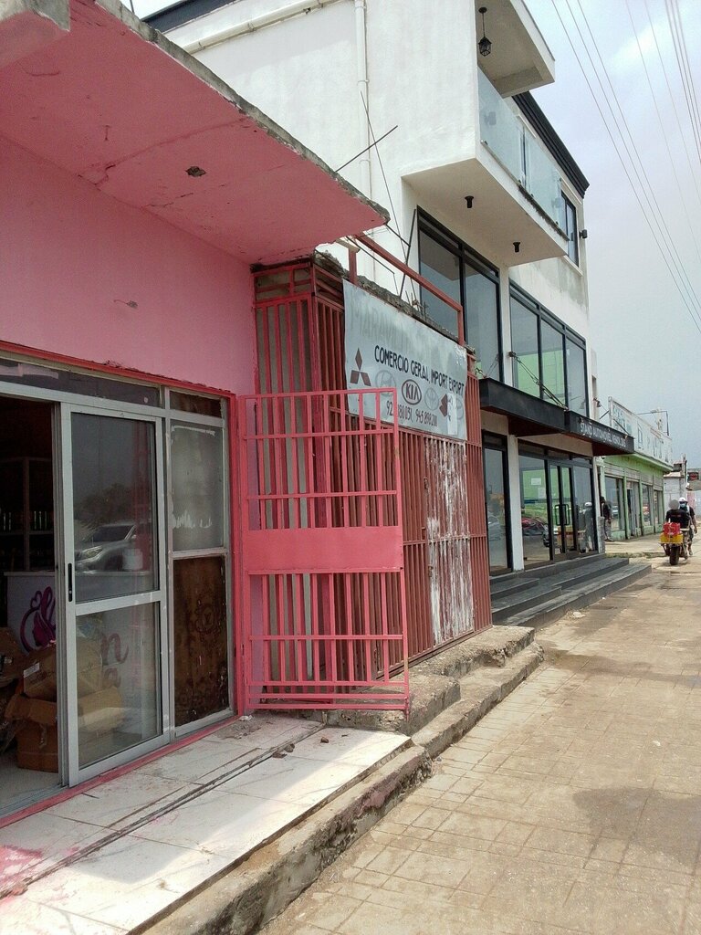 Oto aksesuarları Maravilha Comercial, Loanda, foto