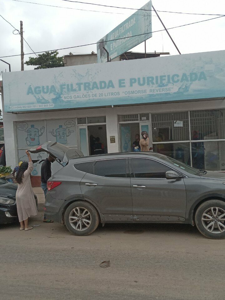 Su satışı Água filtrada e purificada, Loanda, foto