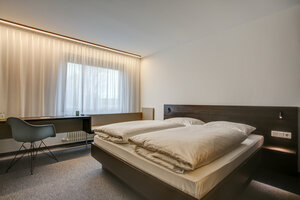 Centro Park Hotel Stuttgart (Baden-Württemberg, Esslingen, Kreuzbrunnenstraße, 103), otel  Baden‑Wurttemberg'den