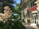 Hotel Gelendzhik (Gornaya ulitsa No:1Б), otel  Gelencik'ten