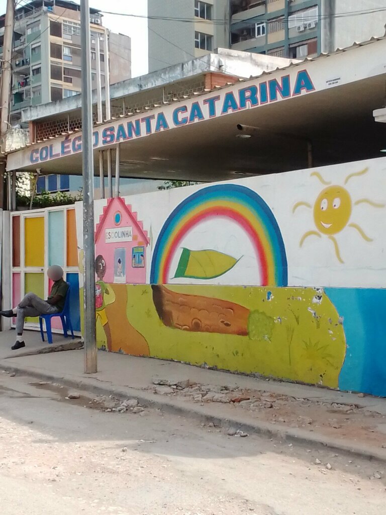Yüksekokul Colégio Santa Catarina, Loanda, foto