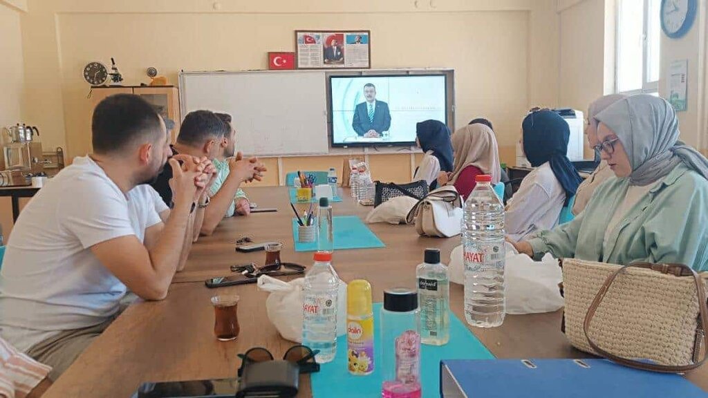 Devlet kurumları ve bakanlıklar Çaldıran Milli Eğitim Müdürlüğü, Çaldıran, foto