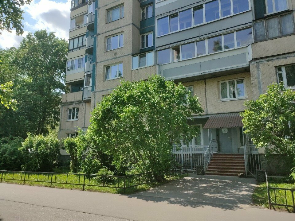 Bina, site yönetimi Assotsiatsiya TSZh, Saint‑Petersburg, foto