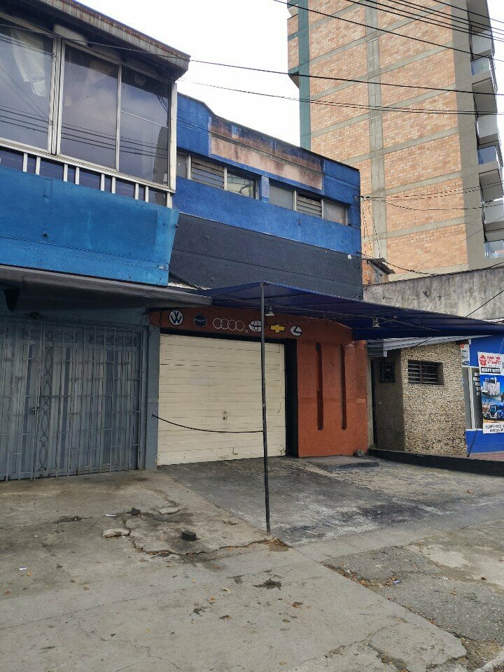 Otomobil servisi Car Repair Shop, Medellin, foto