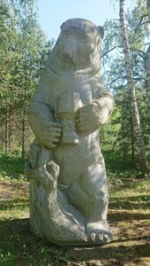 Медведь (St. Petersburg, Sestroretsk, bereg Glukhogo ozera), park, sokak heykeli  Sestroretsk'ten
