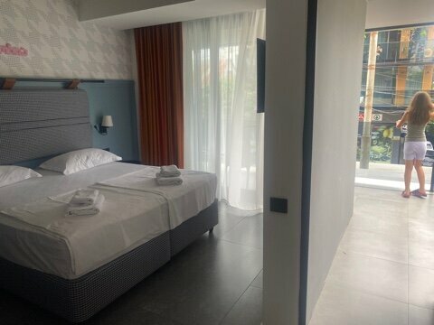 Otel Kobuleti Garden Inn, Kabuletti, foto