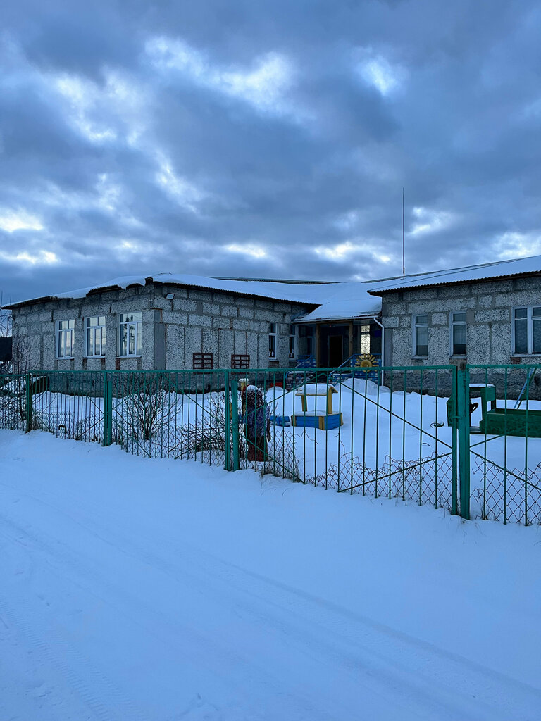 Anaokulları Detsky sad Mkou Srednyaya obshcheobrazovatelnaya shkola SOSh Sela konevo, Sverdlovskaya oblastı, foto