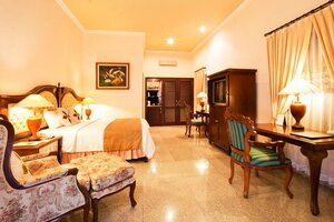 Puri Asri Hotel & Resort (Central Java, Magelang), otel  Magelang'dan