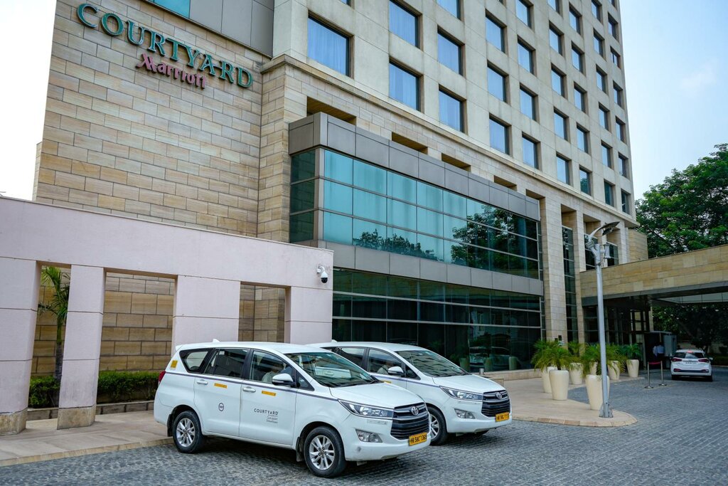 Otel Courtyard by Marriott Gurugram Downtown, , foto