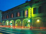 Blumen (Emilia-Romagna, Bologna, Molinella, Via Mazzini, 45), otel  Bologna'dan
