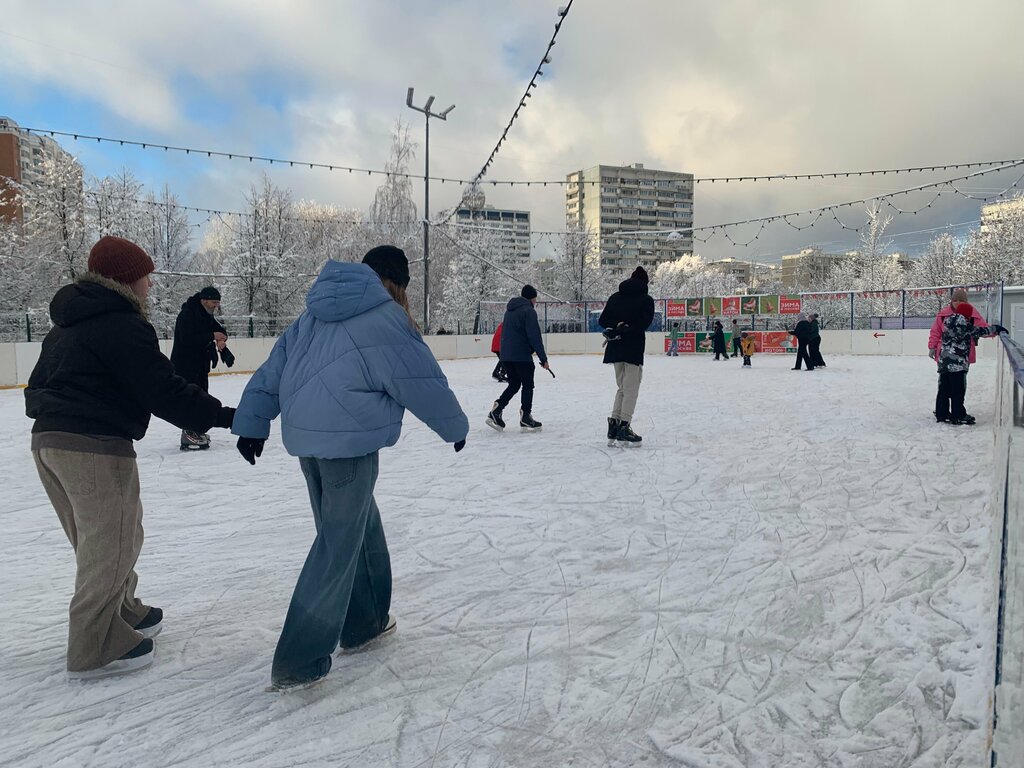 Buz pateni pistleri Каток в районе Чертаново Южное, Moskova, foto