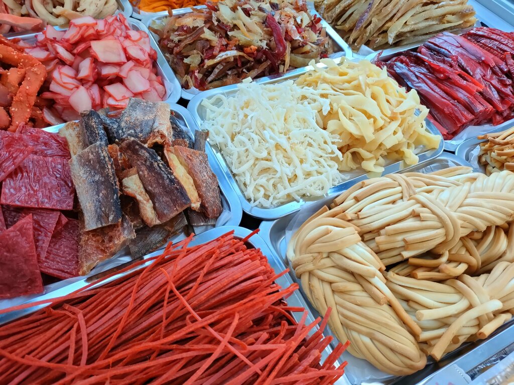 Bira dükkanı Медный великан, Yurga, foto