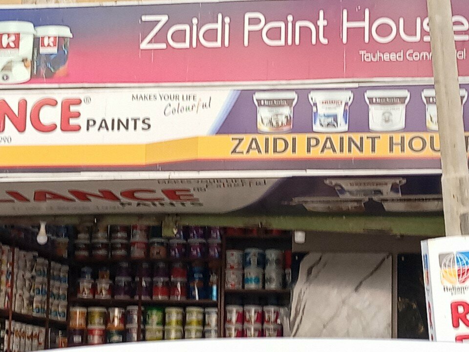 Boya ve cila malzemeleri üretim ve satış yerleri Zaidi, Karaçi, foto