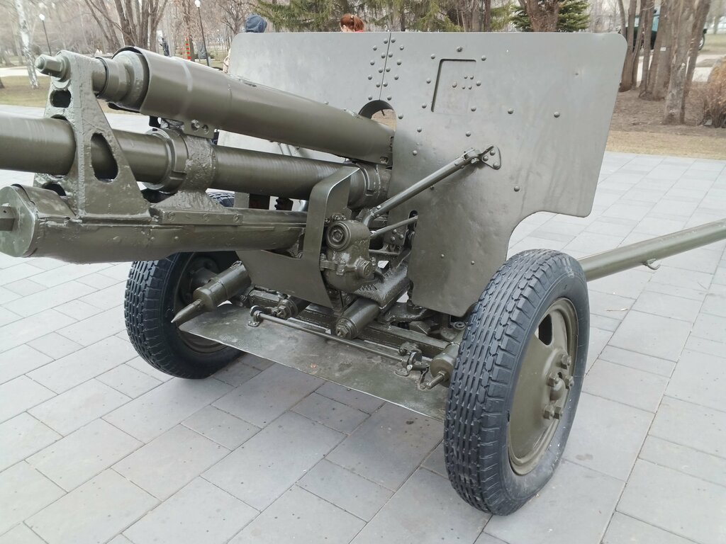 Teknoloji anıtı 76-мм дивизионная пушка ЗиС-3 образца 1942 г., Tolyatti (Togliatti), foto