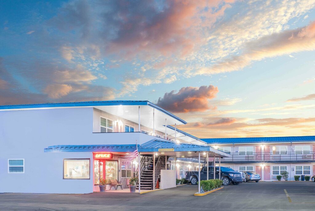 Otel Knights Inn & Suites by Sonesta, , foto