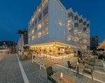 The Beachfront Hotel (Muğla, Marmaris, Siteler Mah., 207. Sok., 38), otel  Marmaris'ten
